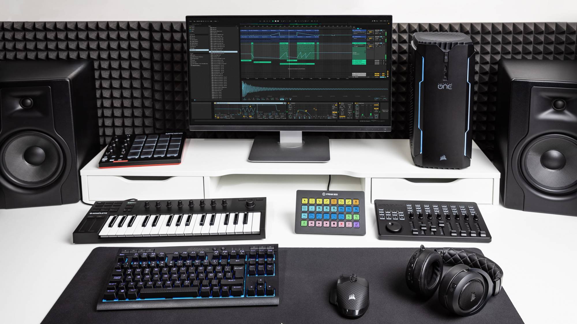 Corsair Elgato Stream Deck XL 32 Keys LCD for Live Streaming Twitch ...