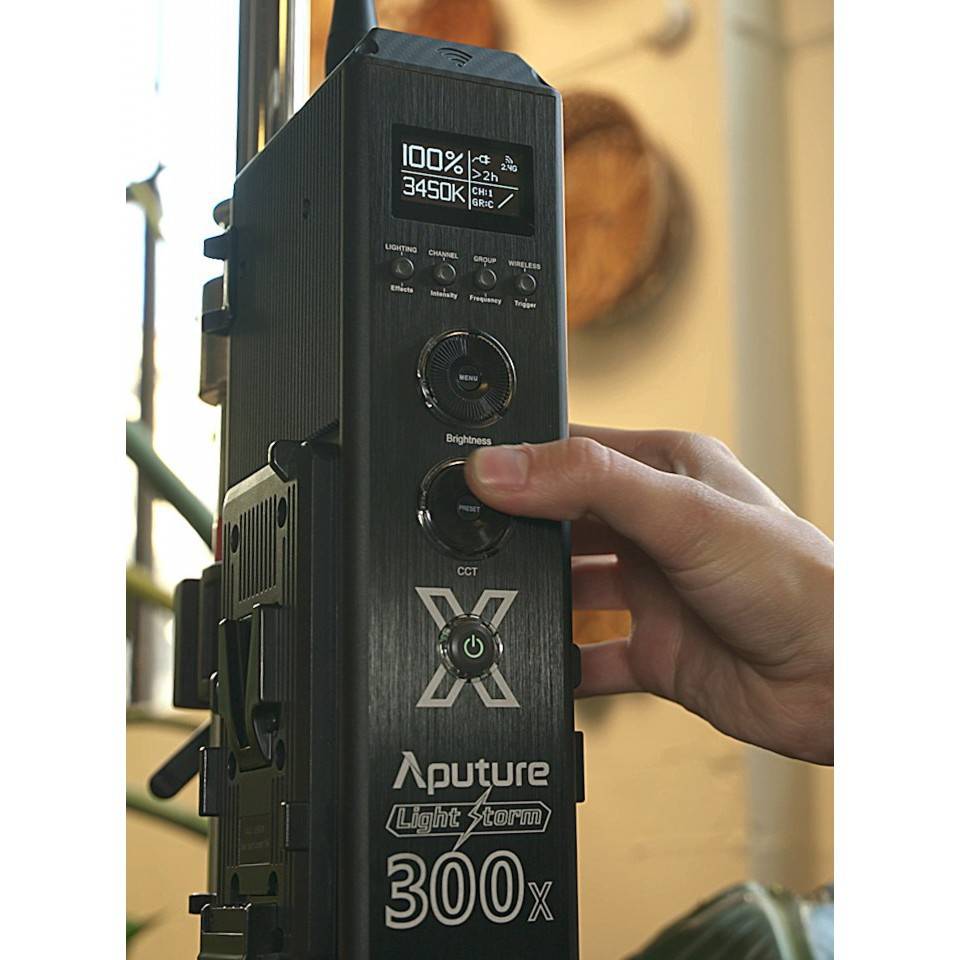 READY STOCK Aputure LS C300X Light Storm Bi-Color LED (V-Mount)