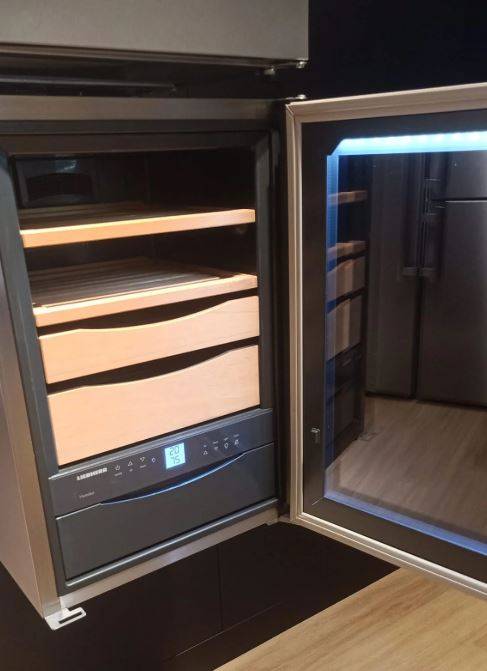 Liebherr 39L Cigar Humidor Dry Cabinet Box | Camera2u Malaysia Top ...